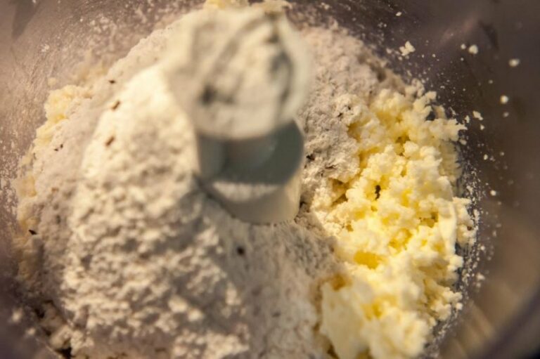 Currant Caraway Shortbreads Recipe - The Finer Cookie