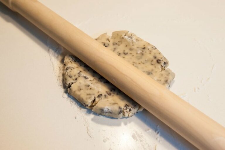 Currant Caraway Shortbreads Recipe - The Finer Cookie